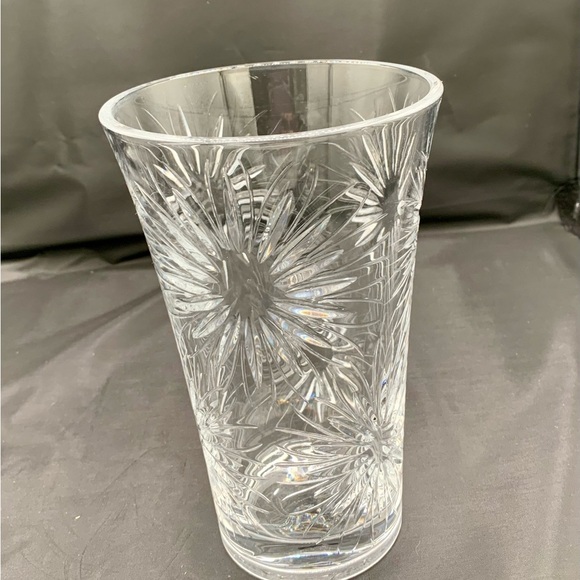 Art | Vintage Large Pinwheel Cut Crystal Vase | Poshmark